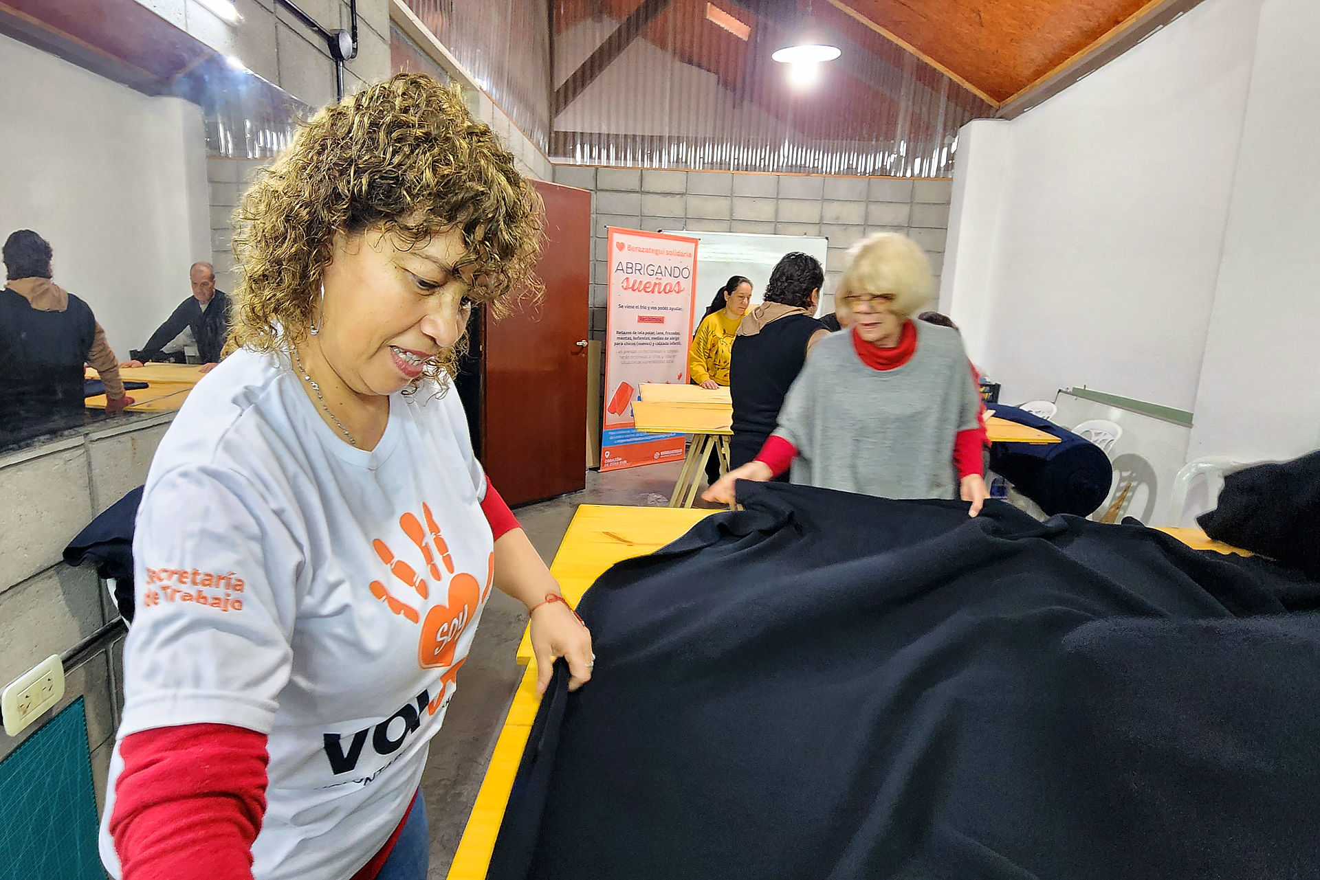 Organizaron una jornada de trabajo de la campaña municipal abrigando ...