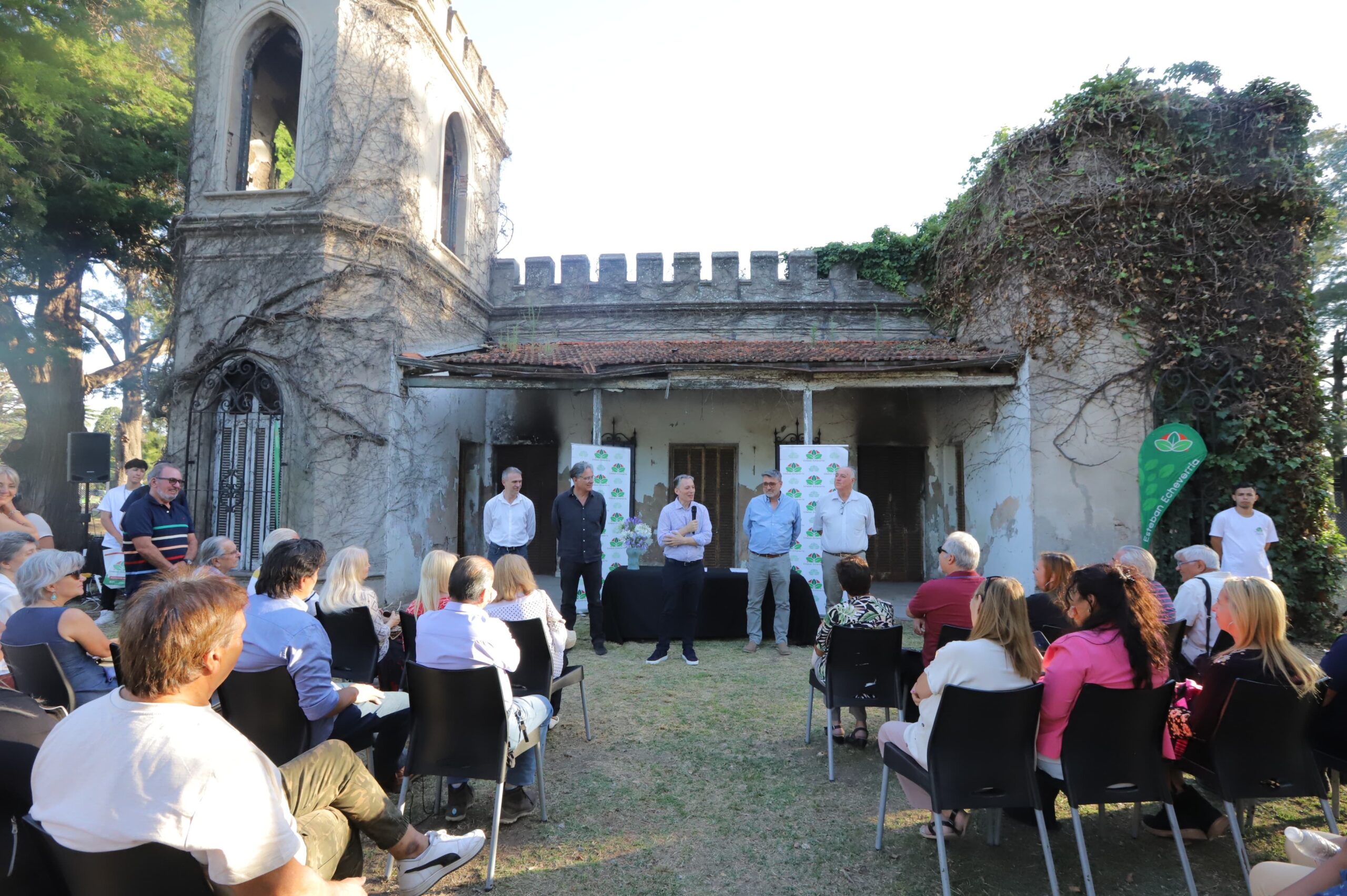 Gray firmó la toma de posesión de la histórica Quinta La Isolina - El ...